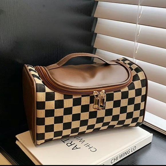 Accessories | Viral Checkerboard Pattern Makeup Bag Large Enough For ...